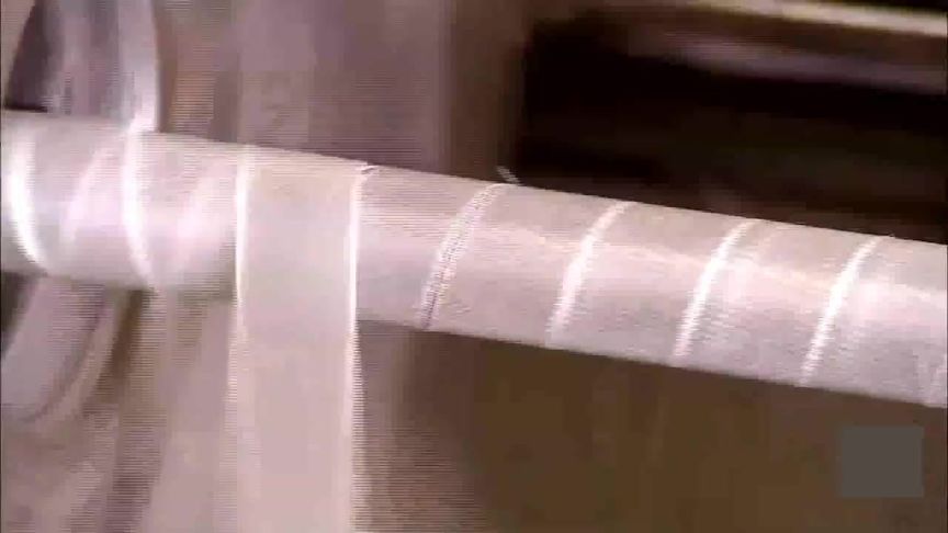 这玻璃纤维逆天了,做的杆子可以顶起100多斤的人