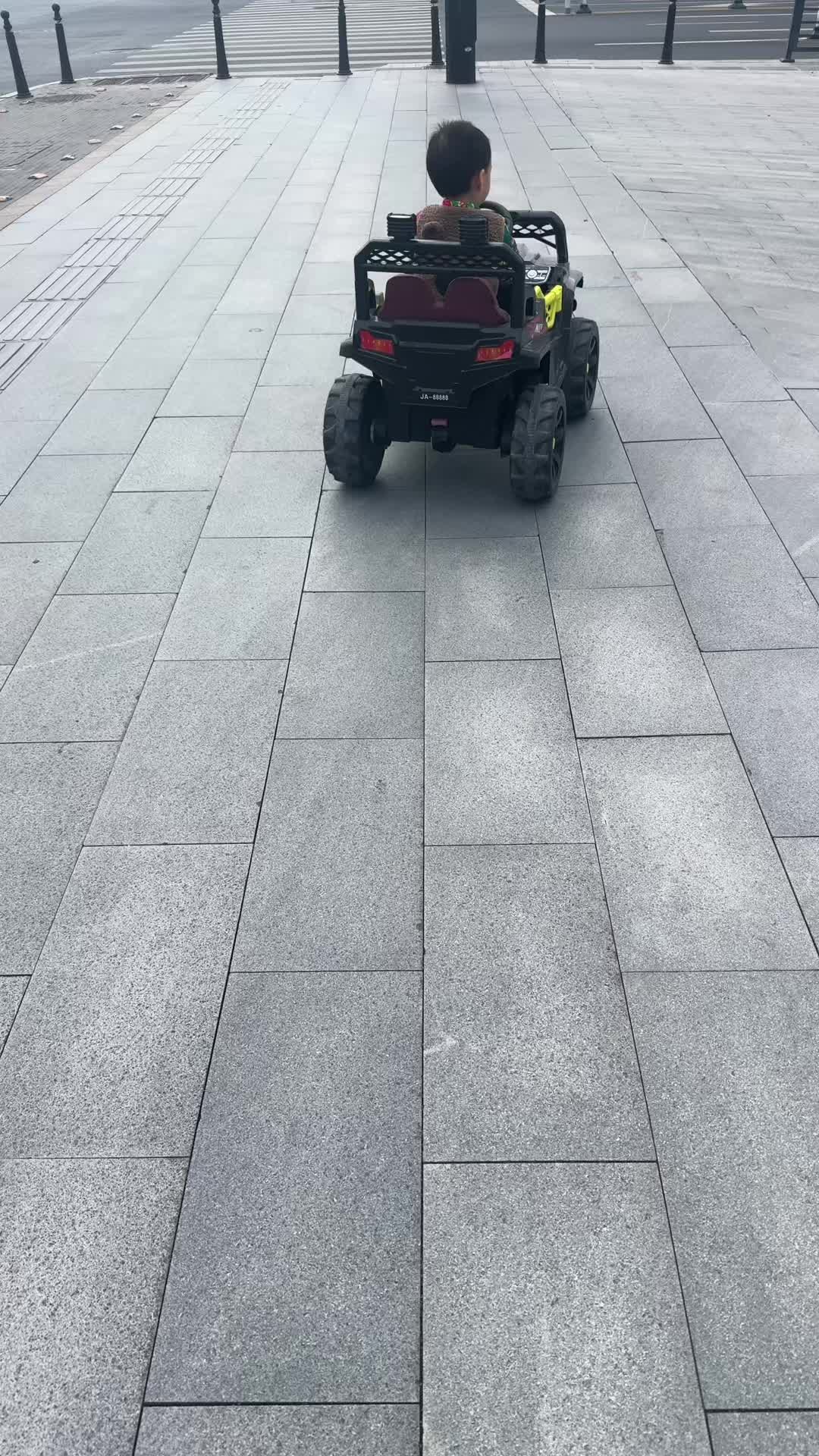 #陪孩子一起长大 #电动卡丁车儿童 #日常生活 #记录成长过程