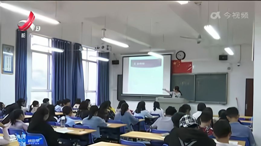 江西:今年预计发放生源地信用助学贷款21亿元