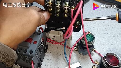 电工知识:热继电器怎么接线?热继电器的常开和常闭分别接什么线