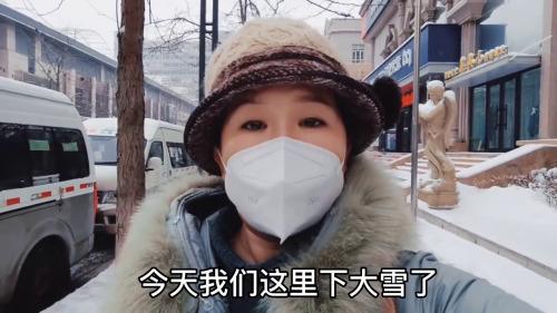 55岁的朱姐,奔波银行3天才换上了新的社保卡,现在办事太难了