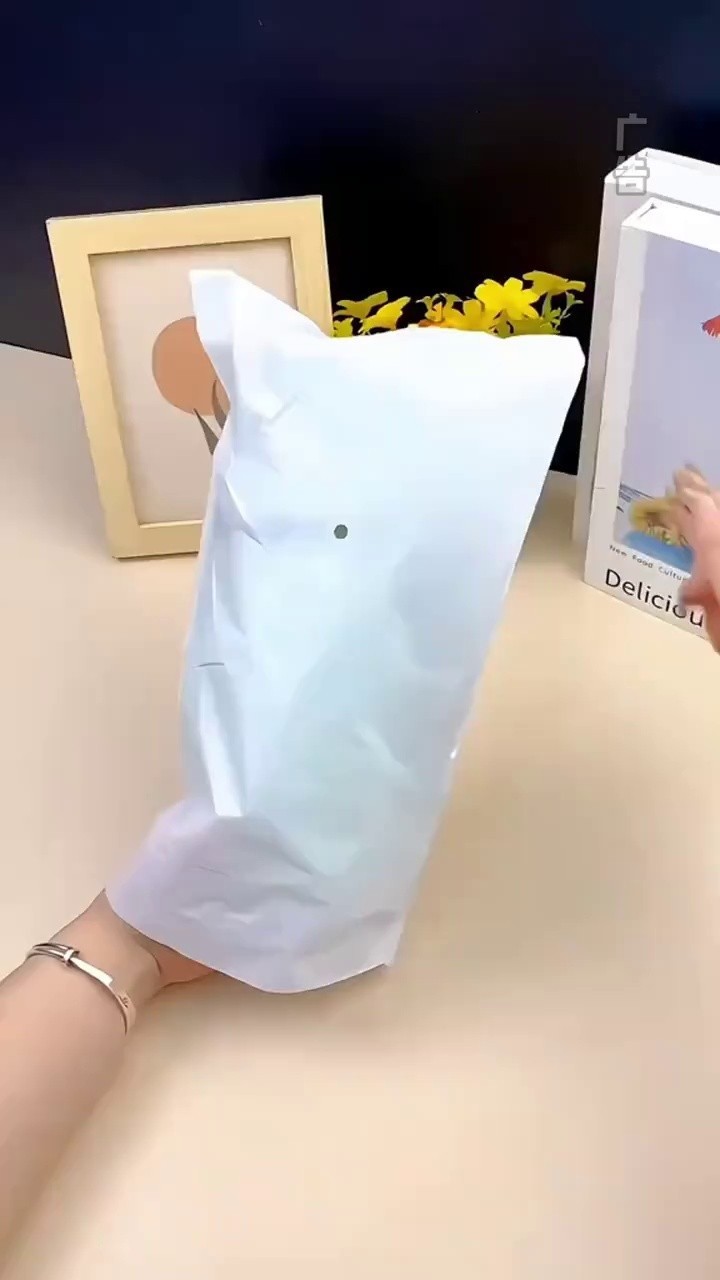 选水杯不一定要挑贵的,但材质和设计一定要选对的。这款保温杯不仅...