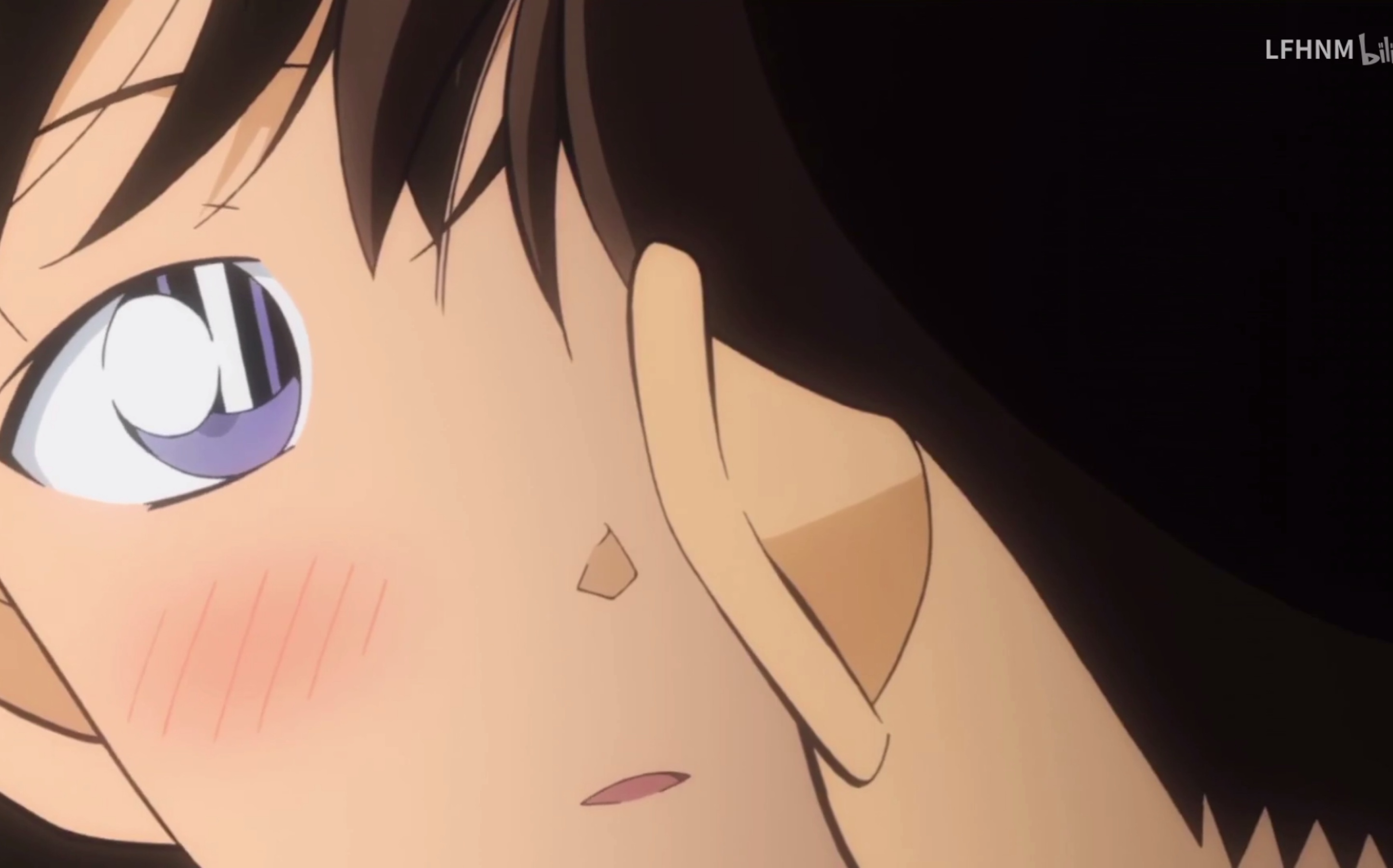 小兰竟然主动亲了新一!