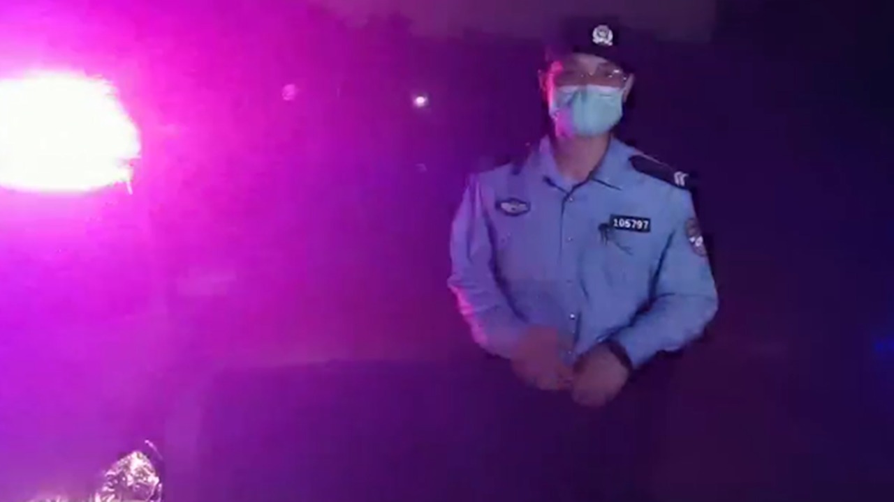 顾客因差评被恶意骚扰,民警一波操作让嚣张卖家吓到秒怂