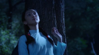 女子胆真大,竟敢独自走夜路,结果却被陌生男子强行带走