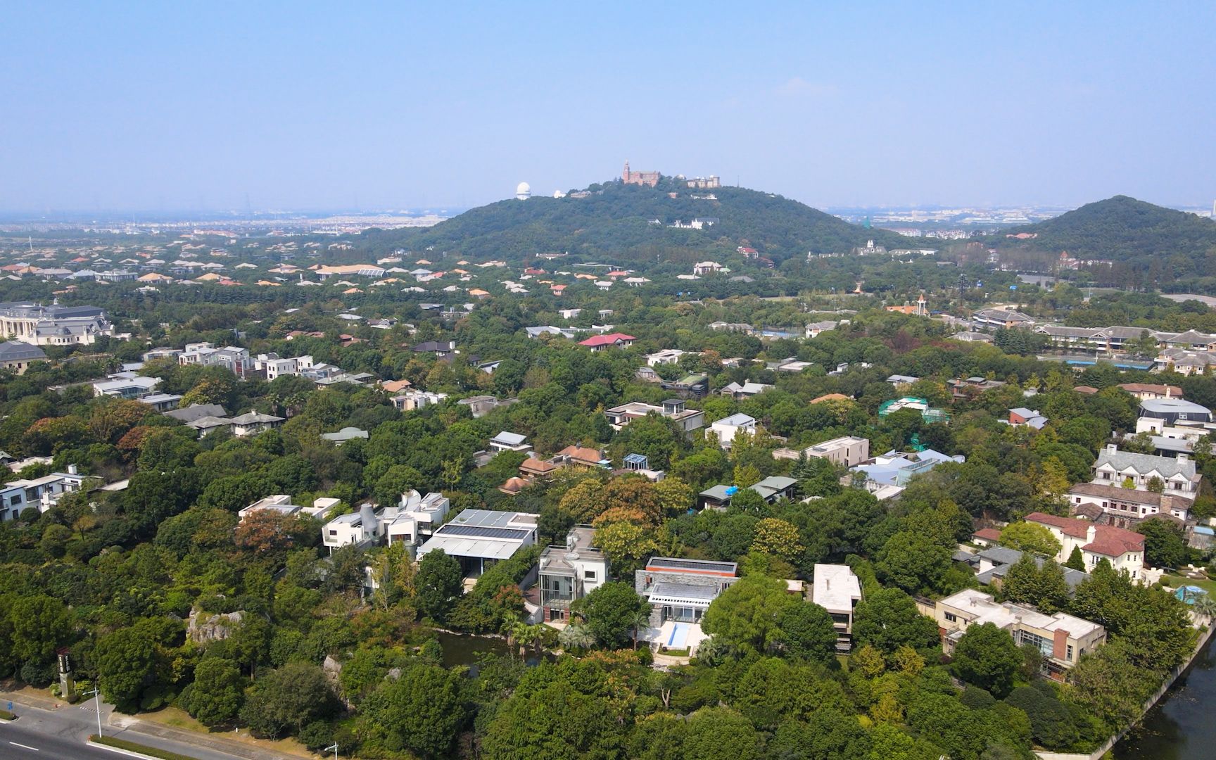 近距离观察上海顶壕住宅 佘山曼荼园实探