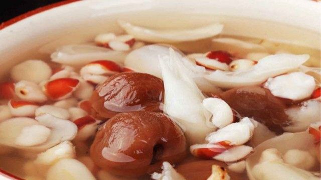 营养滋补怡情悦性体弱大有裨益的清甜芡实汤全新制作方法