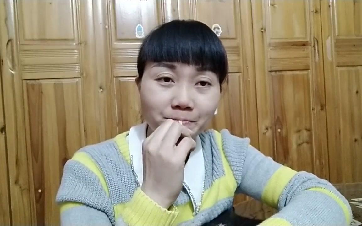 试吃“吸管糖”,捏一捏再挤一挤,好吃停不下来