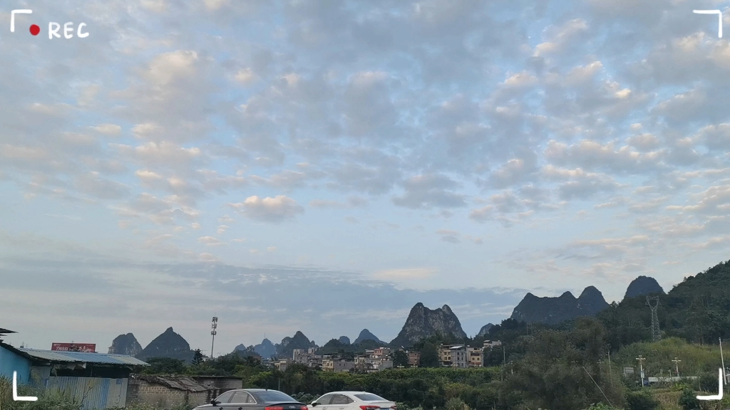 生活不全是利益,更多的还是相互成就和相互温暖,这么美的天难得几回...