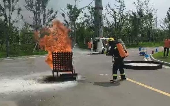 背负式压缩空气泡沫灭火装置