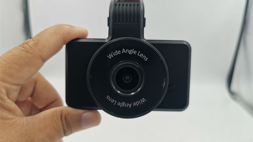 超清夜视前后双录停车监控电子狗wifi连接行车记录仪关键价格不高