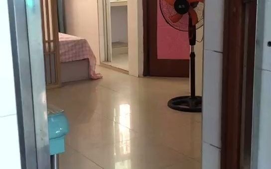 ...港湾 】原始户型,户型方正,实用率超高, 釆光通风超好,价格区间106万起