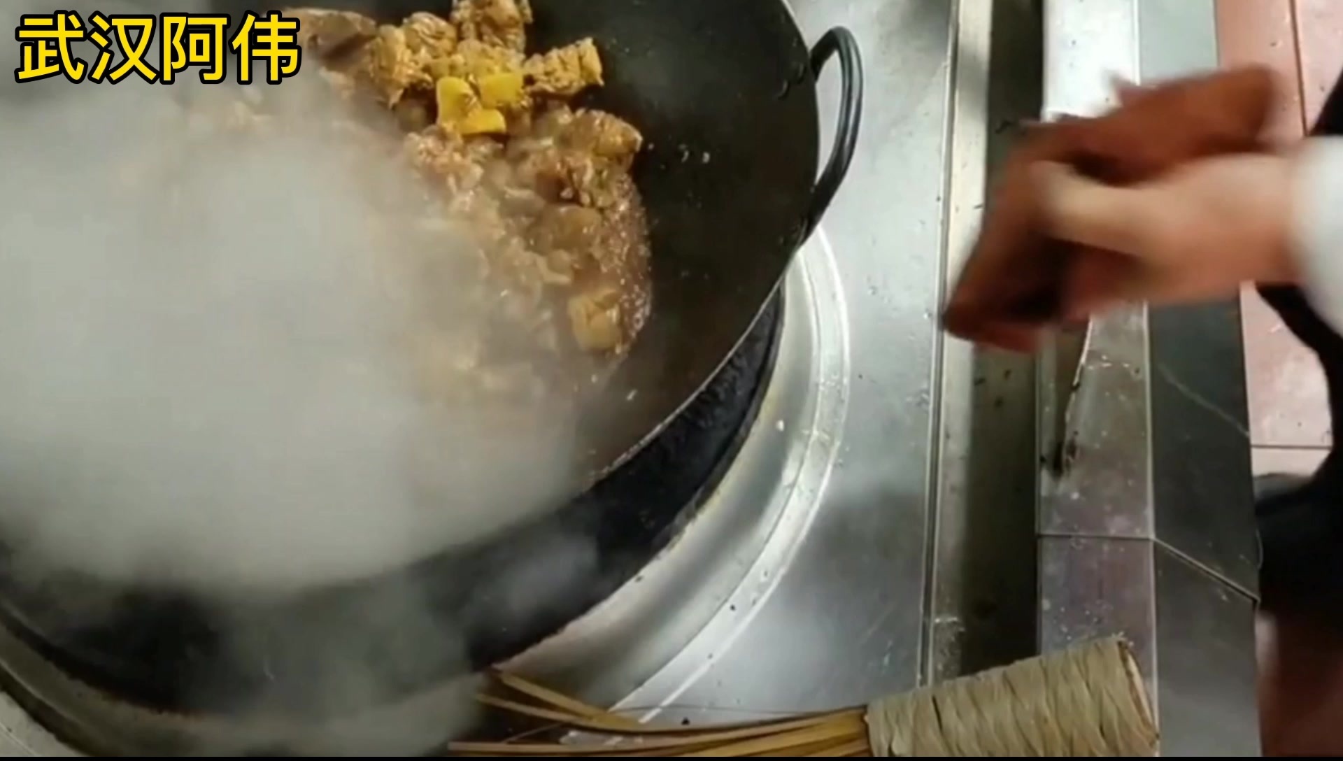 排骨的做法大全家常:“红烧排骨”的家常做法,味道很赞,值得收藏