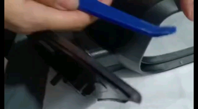 瑞纳后视镜拆装教程