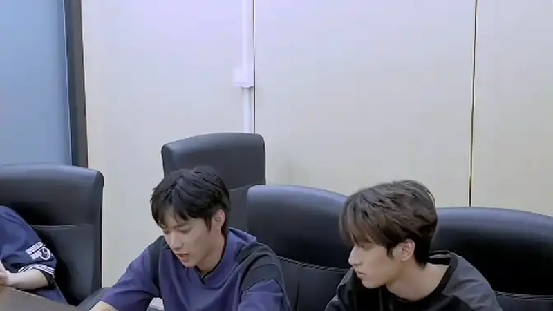 TF家族三代团凌晨出道即风波?馀宇涵凌晨出道,下午塌房