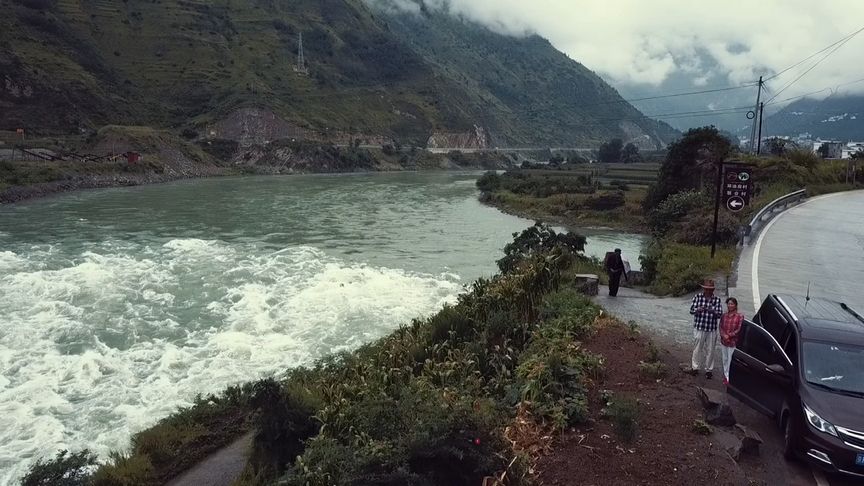 磨西古镇、是318国道川藏线必须去看的风景