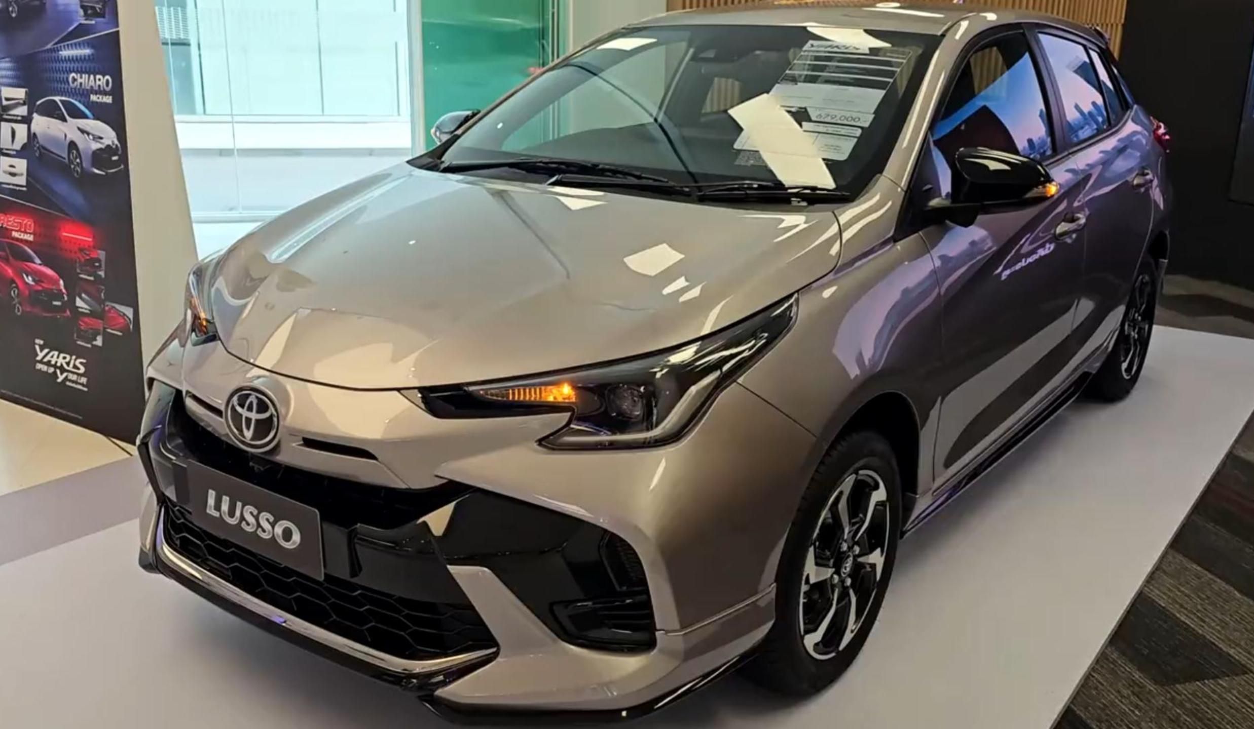 8万!丰田家用长途“舒适王”,配10AT+五层隔音,后排犹如双人床