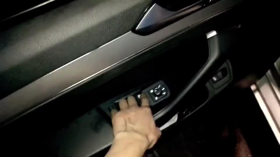 车窗的升降器非常的灵敏 主驾驶这边可以控…「来自懂车帝车友圈」