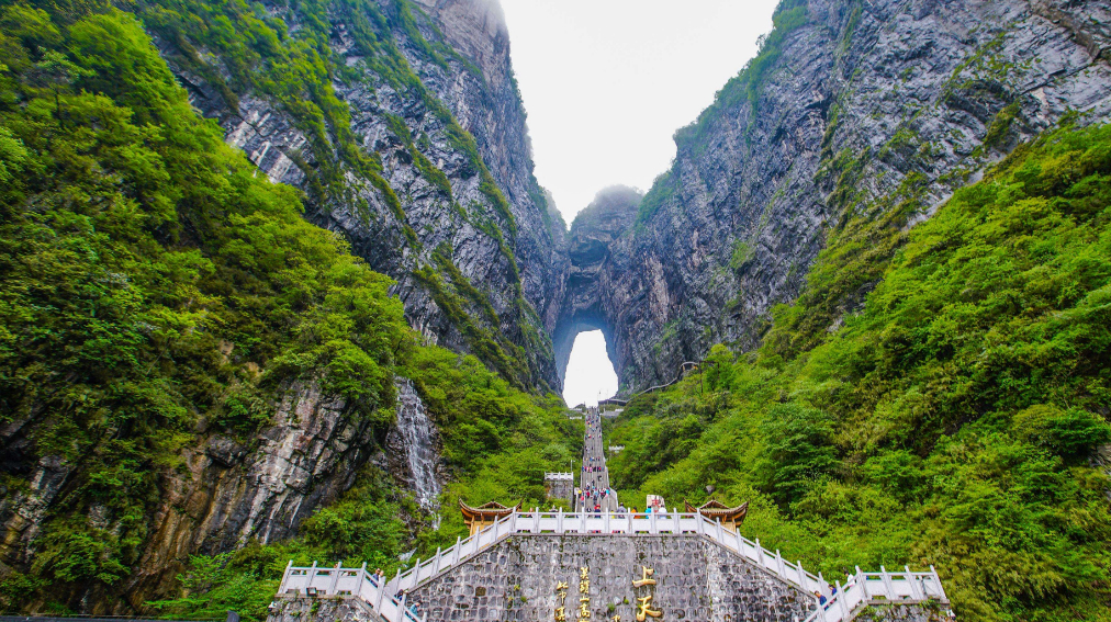 张家界景区背后藏着一个华夏古国,文明空前,真是让人...
