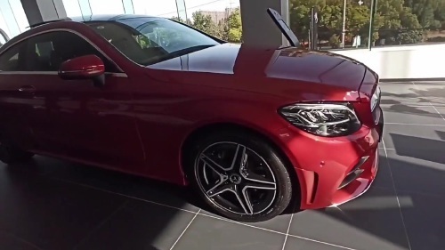 奔驰C-Class Coupe,豪华入门级轿车