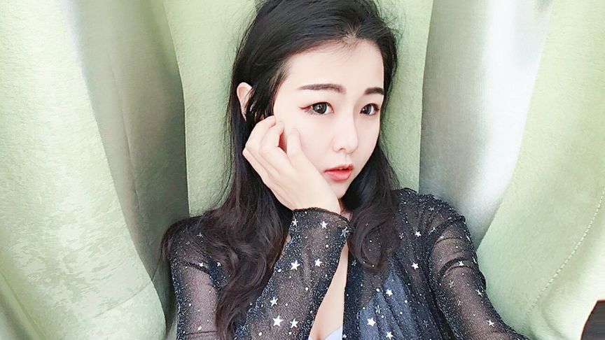如何拍出网红床照,90后美女在线教学,不在床上也可以拍出美照