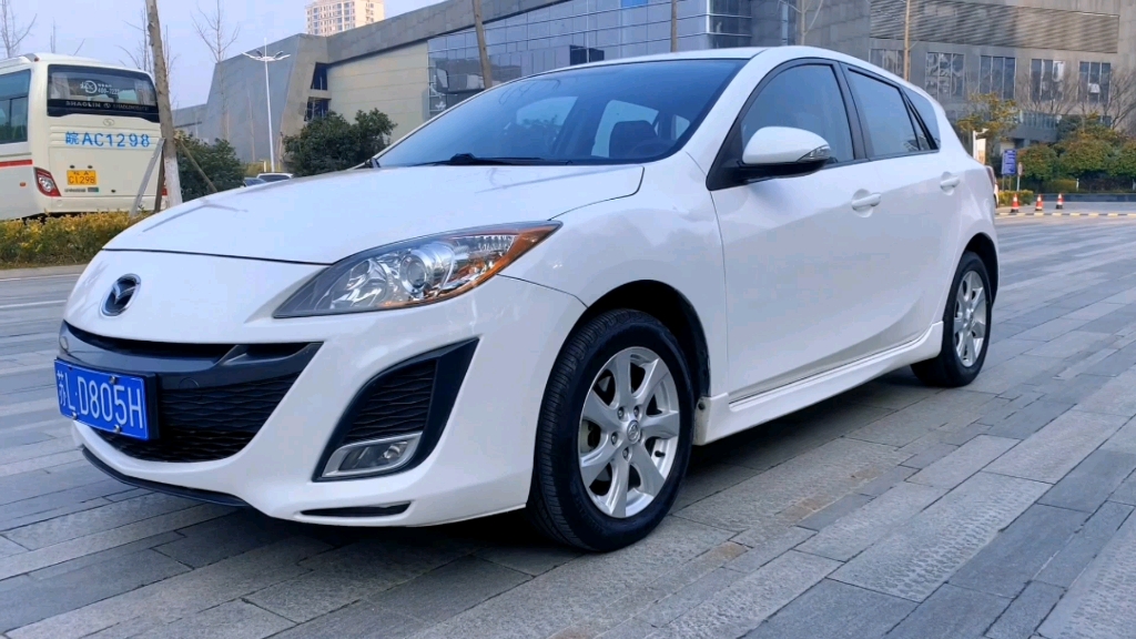 13年10月 马自达3星骋 2.0L 自动豪华带天窗