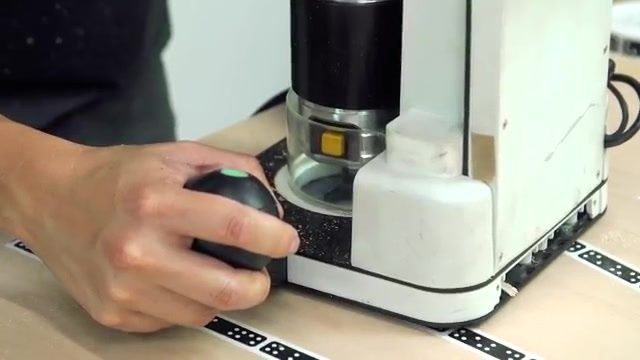 有趣的木工电动工具,掌上型数控木工雕刻机使用介绍