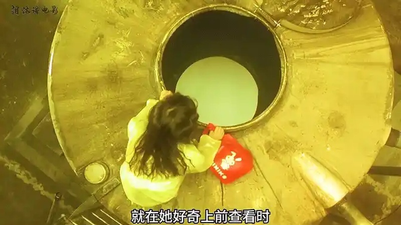 女孩独自到水塔上玩耍,意外跌落水里被淹死,惊悚片