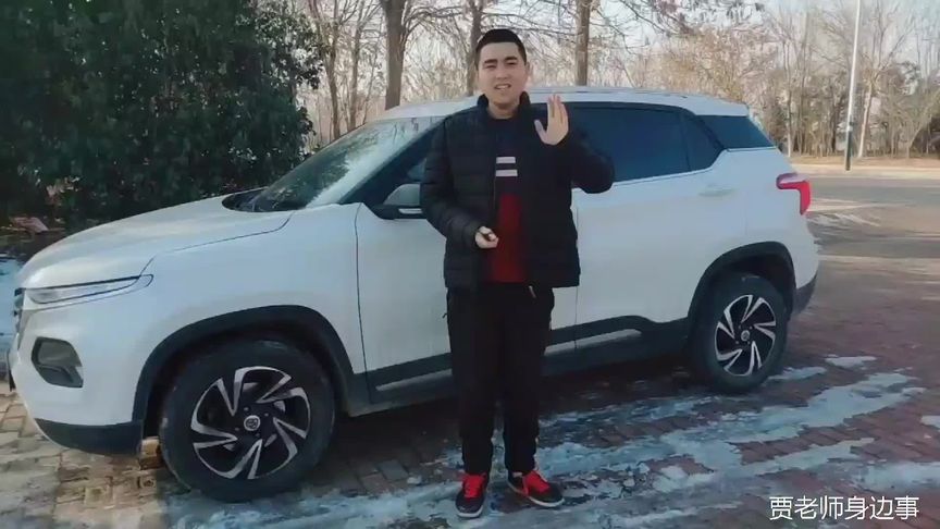 汽车钥匙没电,轻松学会机械钥匙开锁,小伙亲自示范给大家