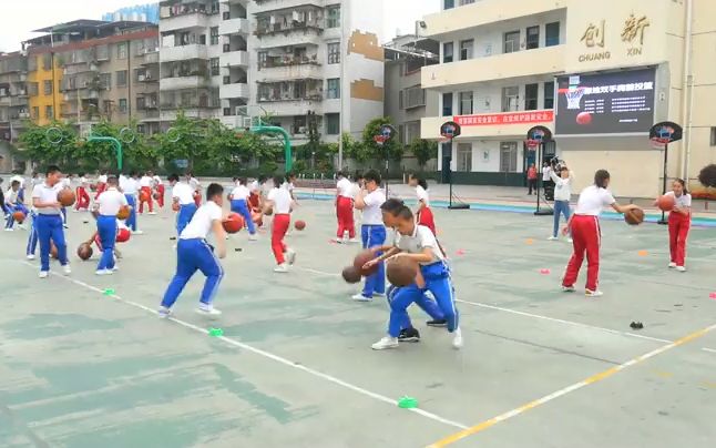 水平二:原地双手胸前投篮与游戏
