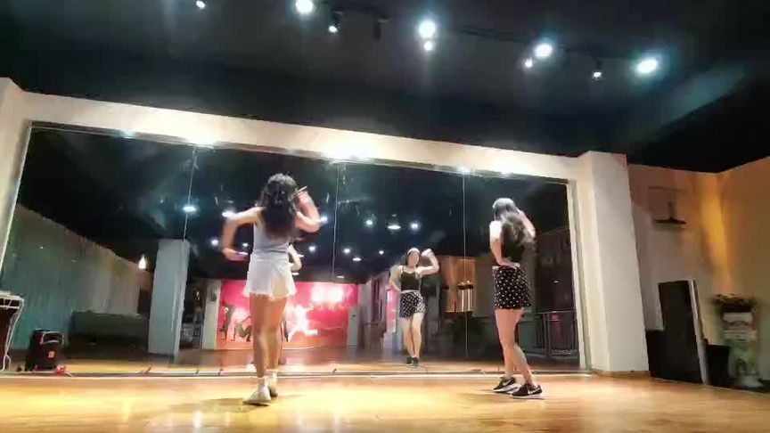 好久没运动了,动动更健康#爱舞蹈爱生活