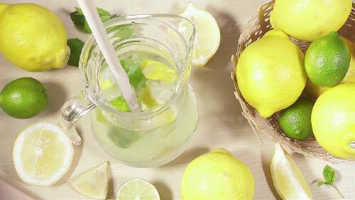 每天一杯柠檬水,女性必知的5大惊人好处与3个关键禁忌!