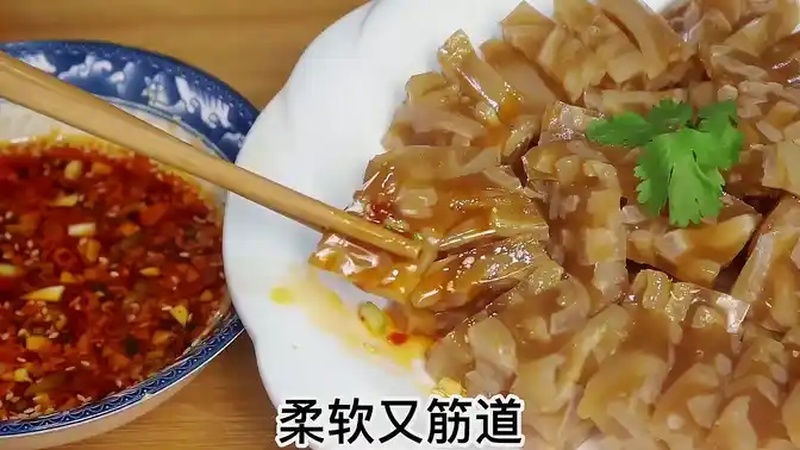 大厨教你猪皮冻的家常做法,步骤详细,鲜香Q弹下酒又下饭