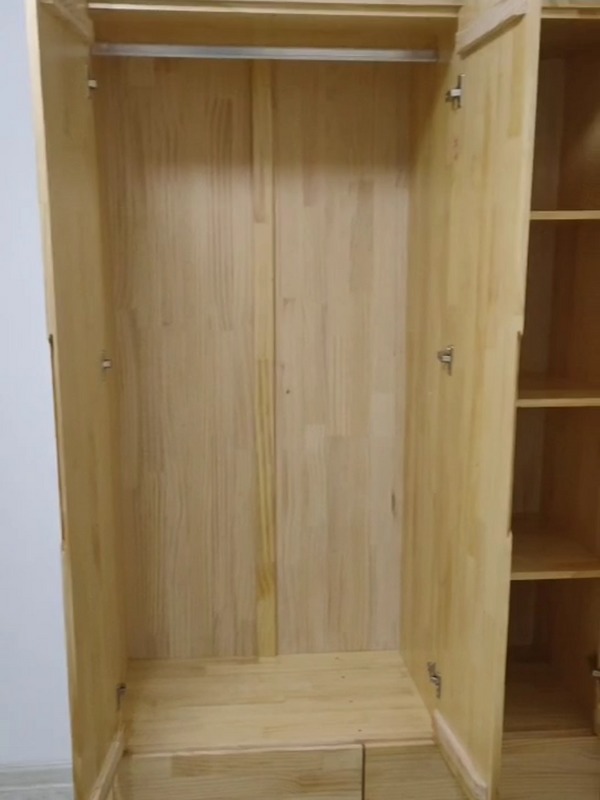 实木衣柜只要1800元。