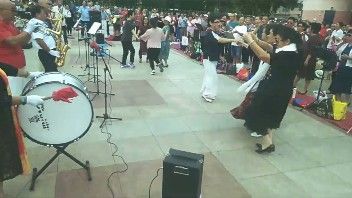 如果感到幸福你就拍拍手