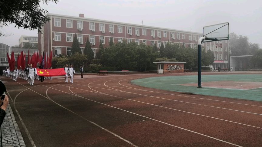 儿子学校运动会入场式表演