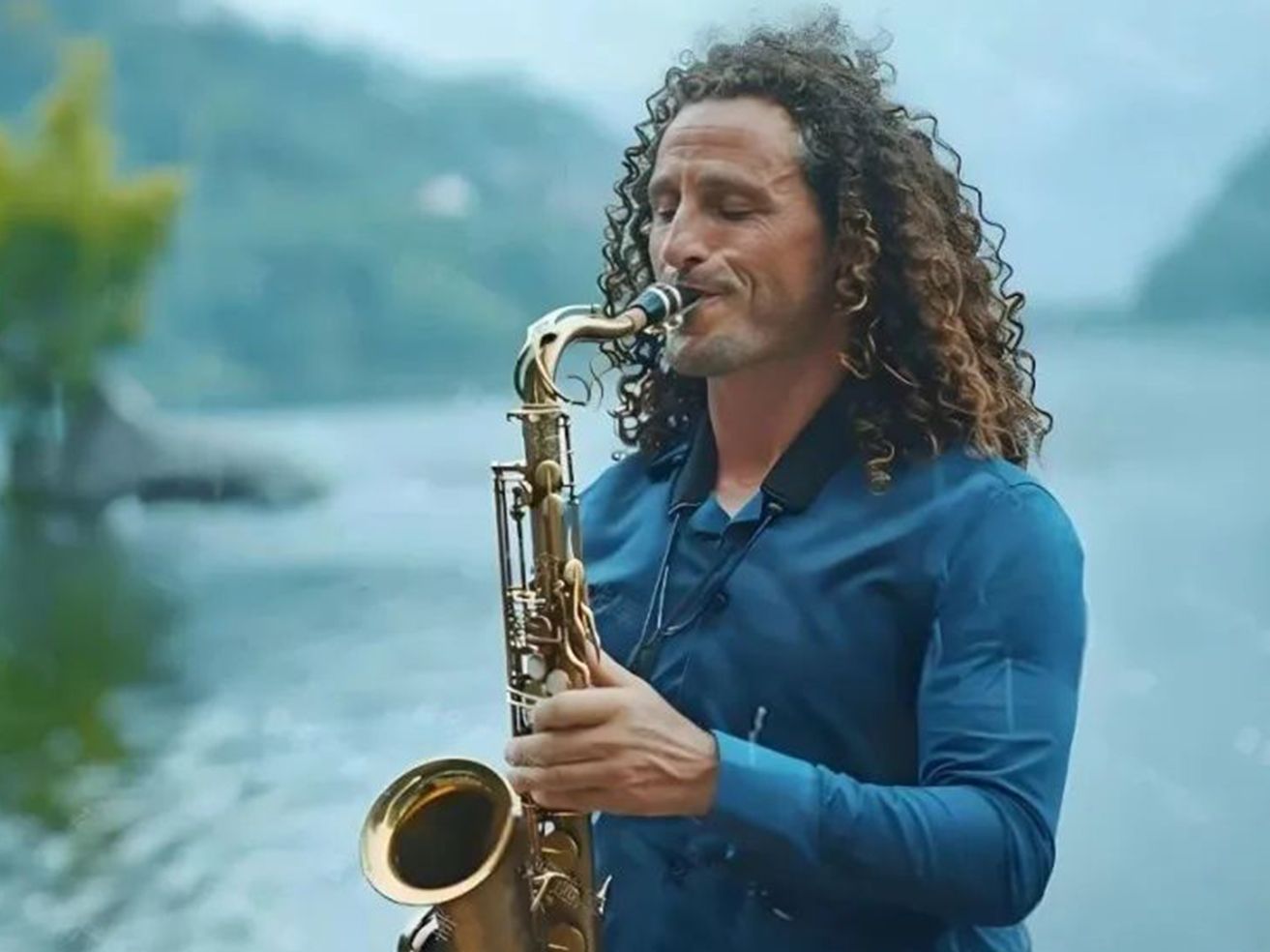 这首萨克斯《在雨中》悠扬舒适的旋律,忍不住一遍遍的循环播放