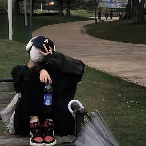 匿呼呼 