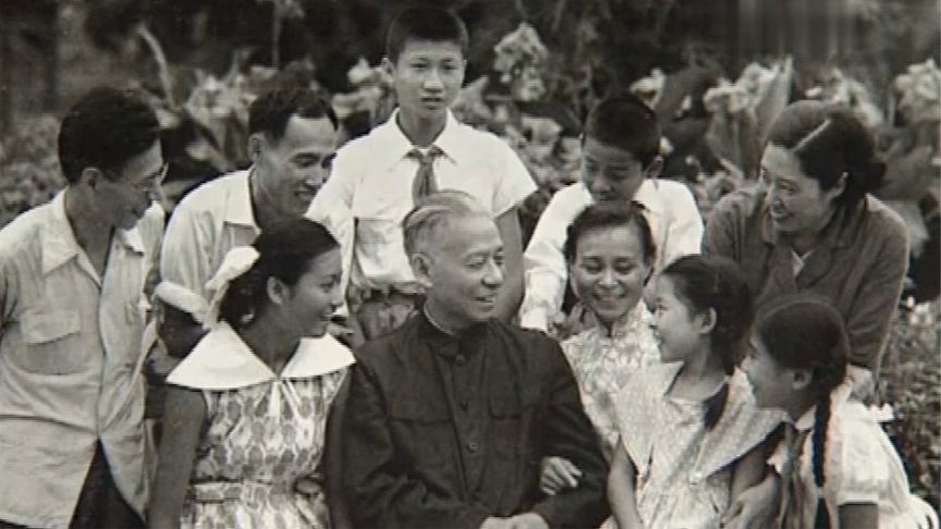 刘少奇当选国家主席后,召开了一次特别的“家庭会议”
