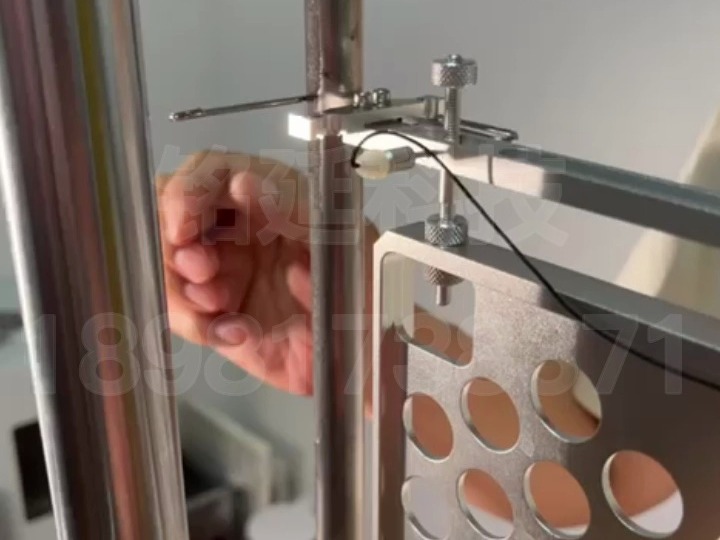 钢绞线、钢丝专用超大标距引伸计在标定仪上的演示视频