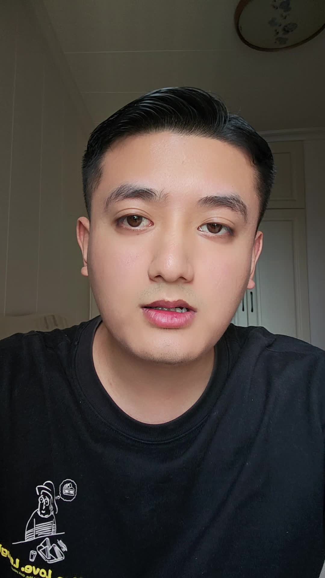 一游客在山东一个网红景点拍照时遭到摄影师多次驱赶#山东#威海 #宋...