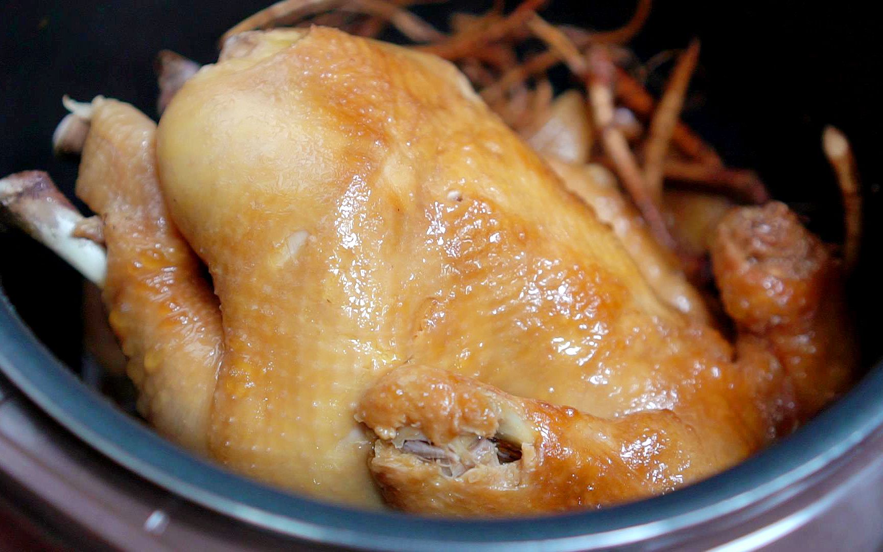 懒人版客家五指毛桃焗鸡,撕开鸡腿那一刻,我流口水了