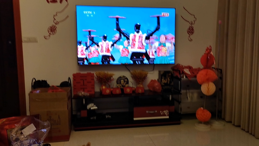 春晚的军力展示,美国人一大早看到这个直接清醒了,宇树科技帅爆了...