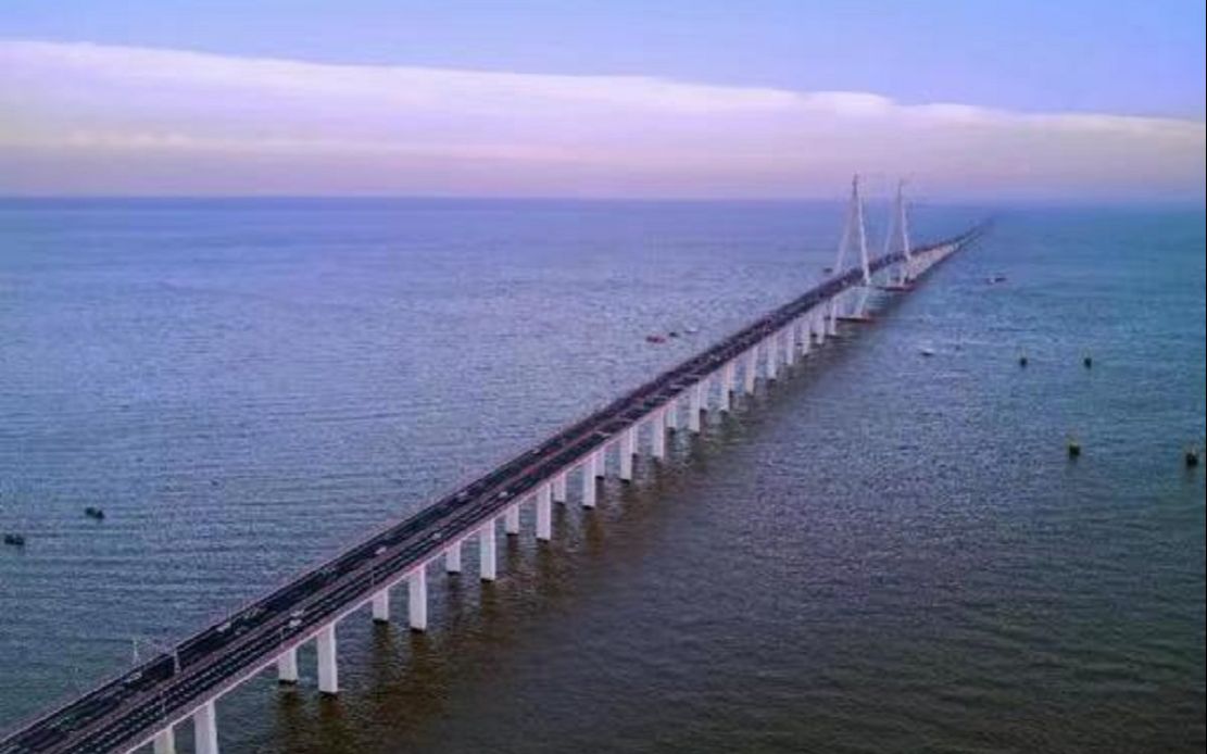 中国建造,杭州湾跨海大桥,全长约36千米,旅途中目睹海天一色