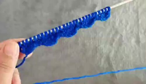 从上往下织毛衣用这个花边作为领子的边好看用