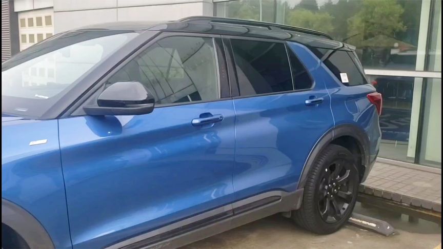 全新探险者在第二排座椅移动到最后位置时,第三排座椅能不能放平