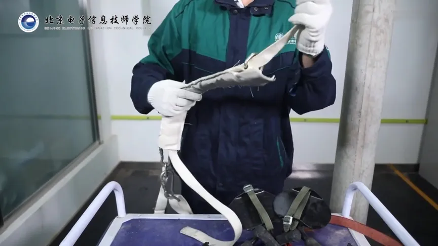 低压电工取证视频(8)——完成登杆作业安全用具检查并演示登杆