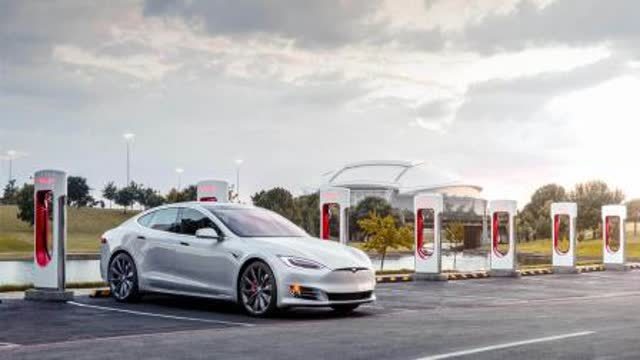 第一辆使用锂离子电池的电动车,引发全世界