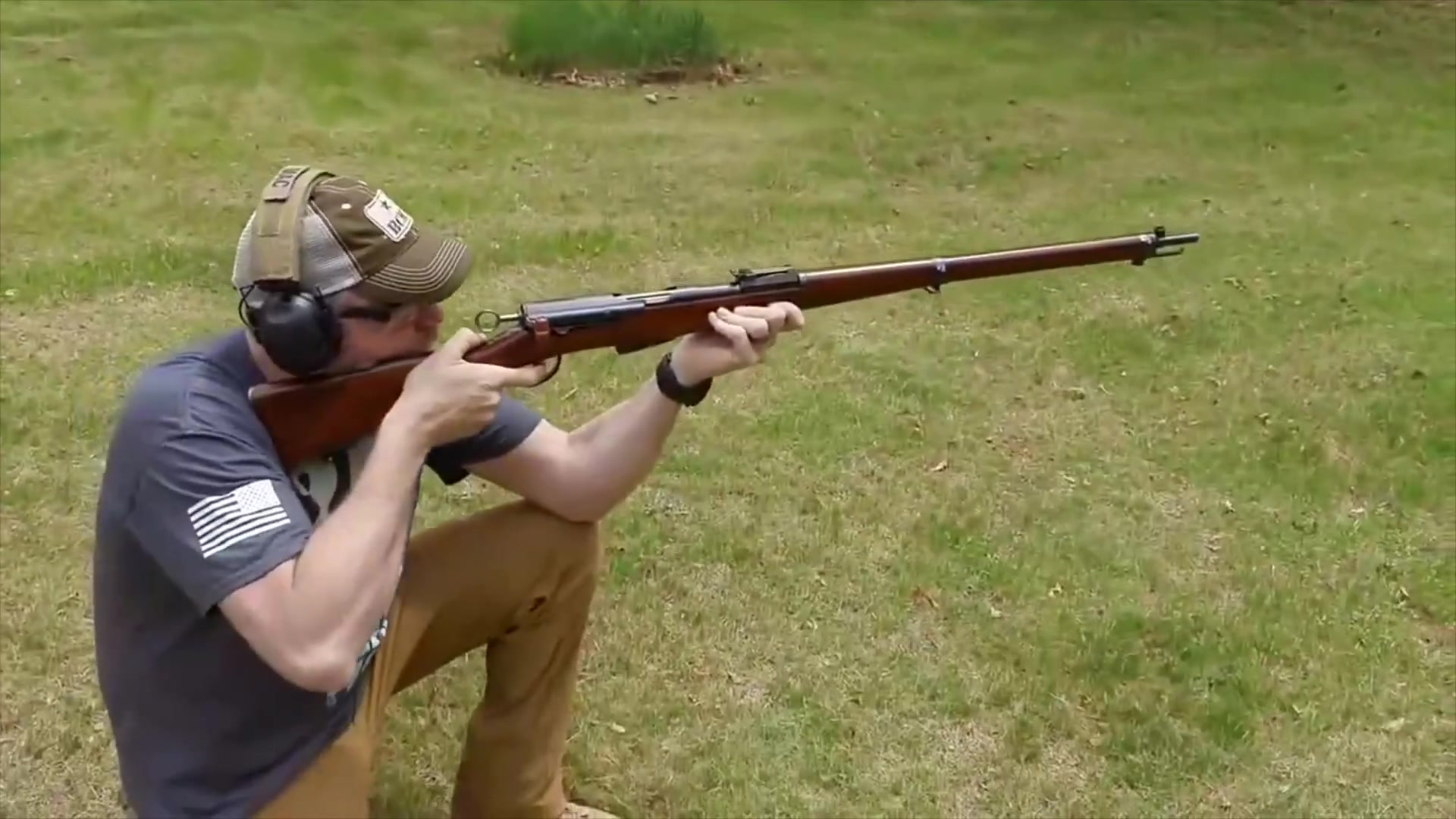 它就是二战时期公认的射速最快的直拉式步枪之一,瑞士K1911步枪