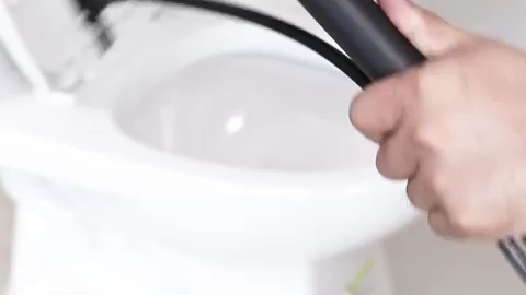 马桶疏通器安装及使用视频